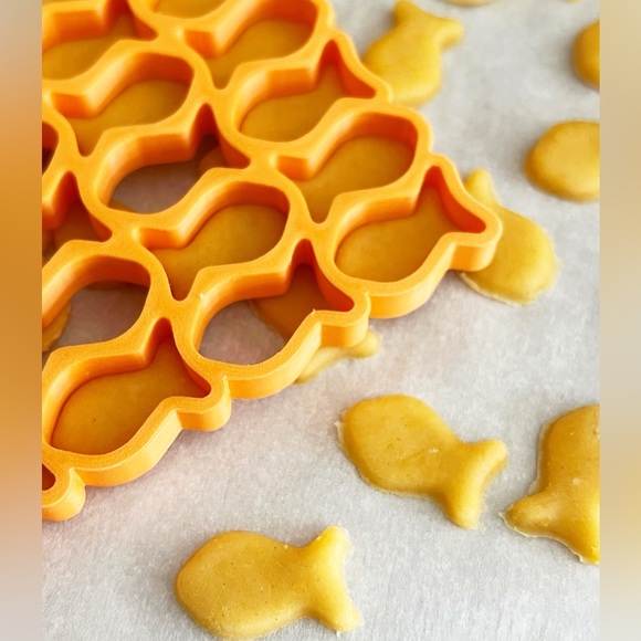 Kitchen | Goldfish Cracker Cutter Cuts 25 Fish 3d Printed With Food ...